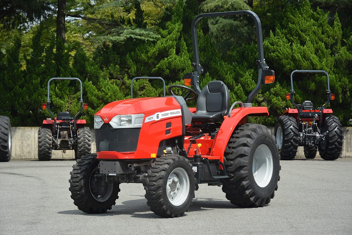 1825E Series Compact Tractor - Barnes Equipment